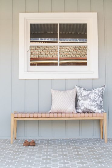 9 Welcoming Tiled Entryway Statement Floor Ideas That Will Impress